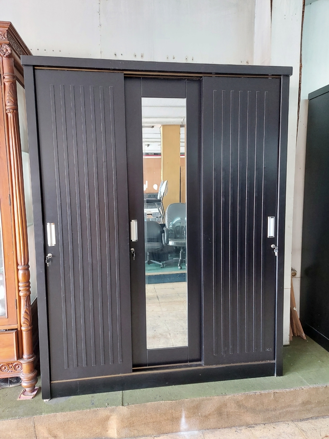 Jual Lemari Pakaian 3 Pintu Sliding Minimalis Model Garis + Cermin ...