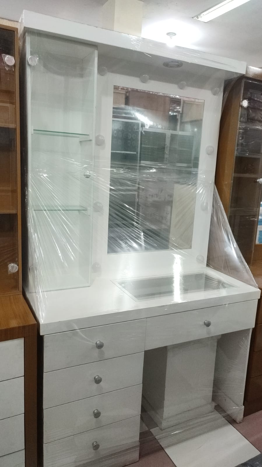 Jual MEJA RIAS LAMPU FULL WHITE | Renos